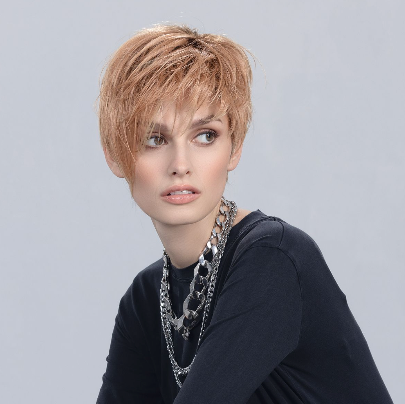 PARRUCCA LINK CAPELLI CORTI LISCI FIBRA TERMORESISTENTE – Parrucche Italwig